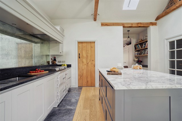 Handleless Shaker Kitchen in Bedfordshire - Traditional - Kitchen ...