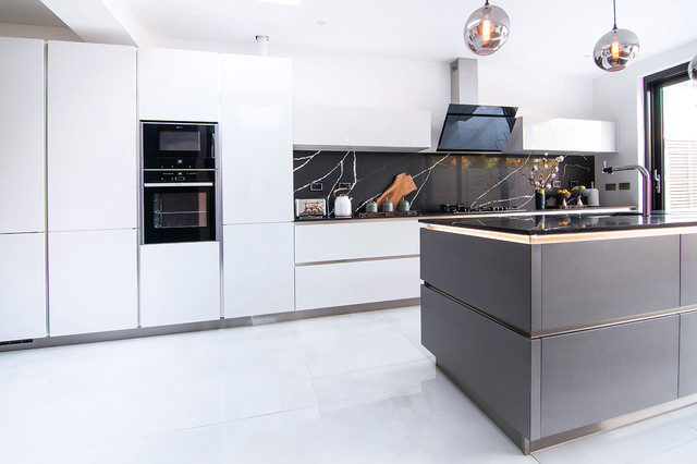 Handless design in light grey high gloss lacquer finish - Modern ...