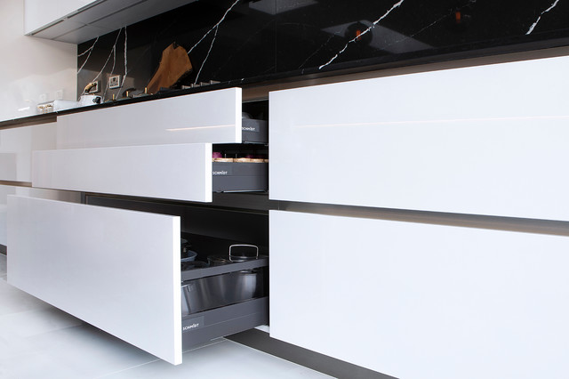 Handless design in light grey high gloss lacquer finish - Modern ...