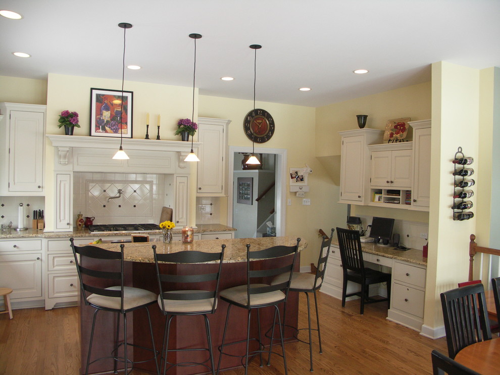 Happy Hollow - Traditional - Kitchen - Chicago - by Cypress Builders ...