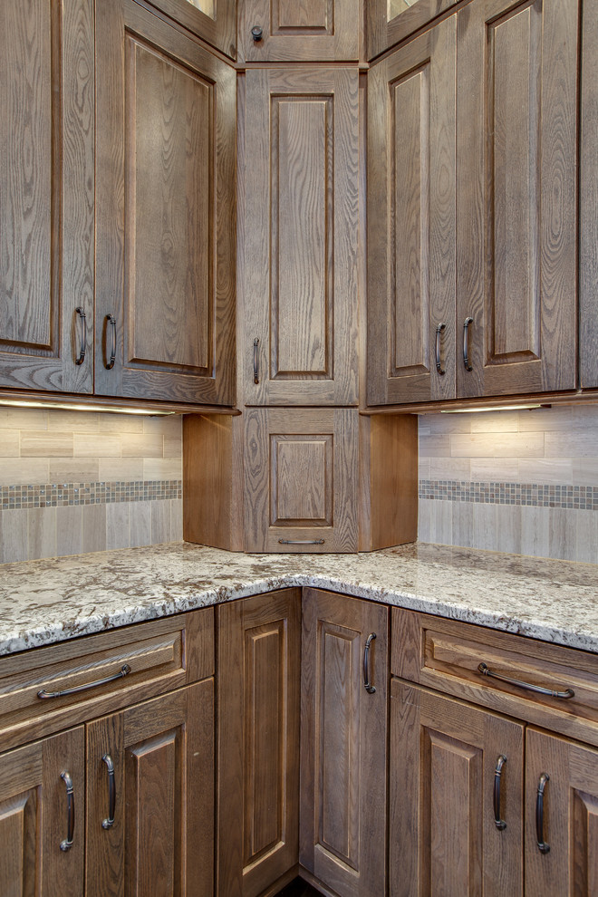 Heirloom Kitchen by Wellborn Forest Products - Classique Chic - Cuisine ...