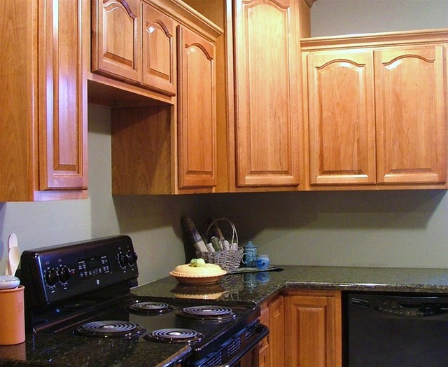 Hickory Cathedral Kitchen Display - Traditional - Kitchen - Austin - by ...