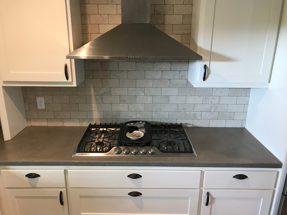 Hideaway - Farmhouse - Kitchen - Austin - by ArtisanCrete of Tyler | Houzz