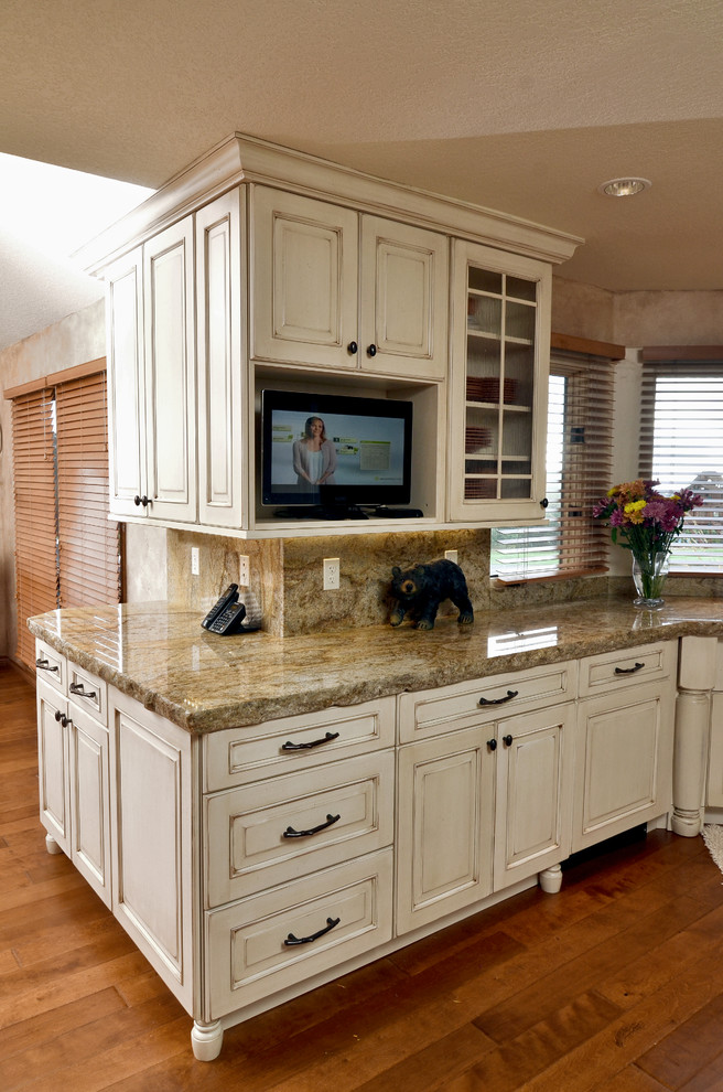Hillside Vineyard Kitchen - Traditional - Kitchen - Portland - by ...