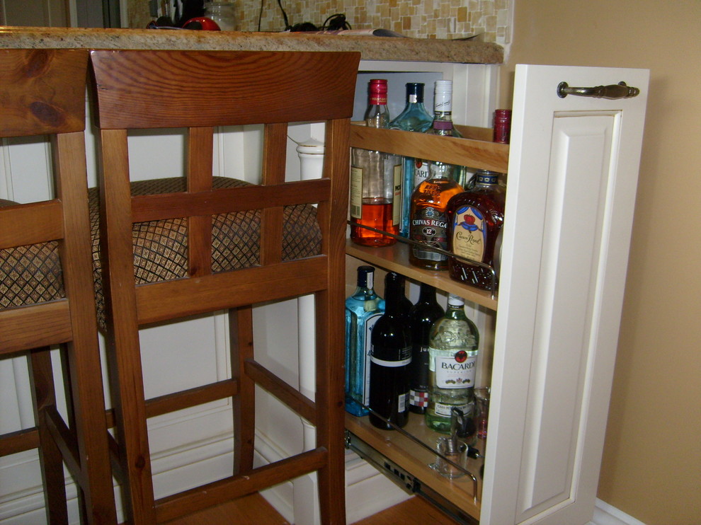 Holmes - Traditional - Kitchen - Toronto - by Kitchen Gallery ...