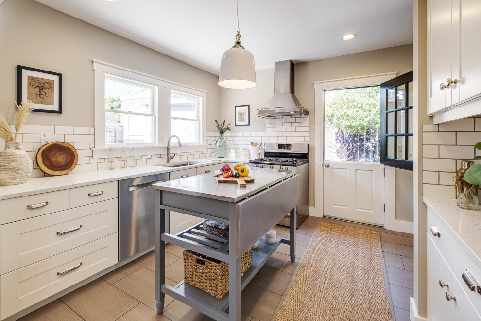 Home Staging & Styling in Rockridge - Farmhouse - Kitchen - San ...