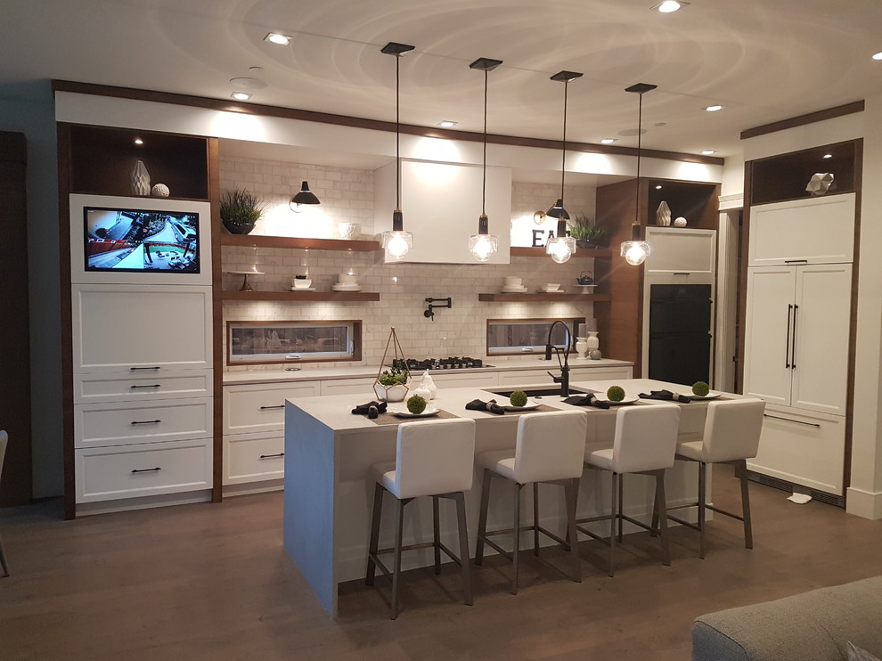 Horseshoe Bay - Modern - Kitchen - Vancouver - by Starline Cabinets | Houzz