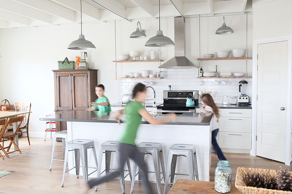 Houzz Tour: Industrial DIY Farmhouse in Ohio - Farmhouse - Kitchen ...