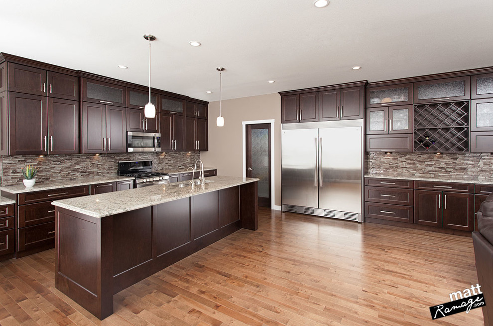 Huber Res - Transitional - Kitchen - Calgary - by Ward Homes Ltd | Houzz