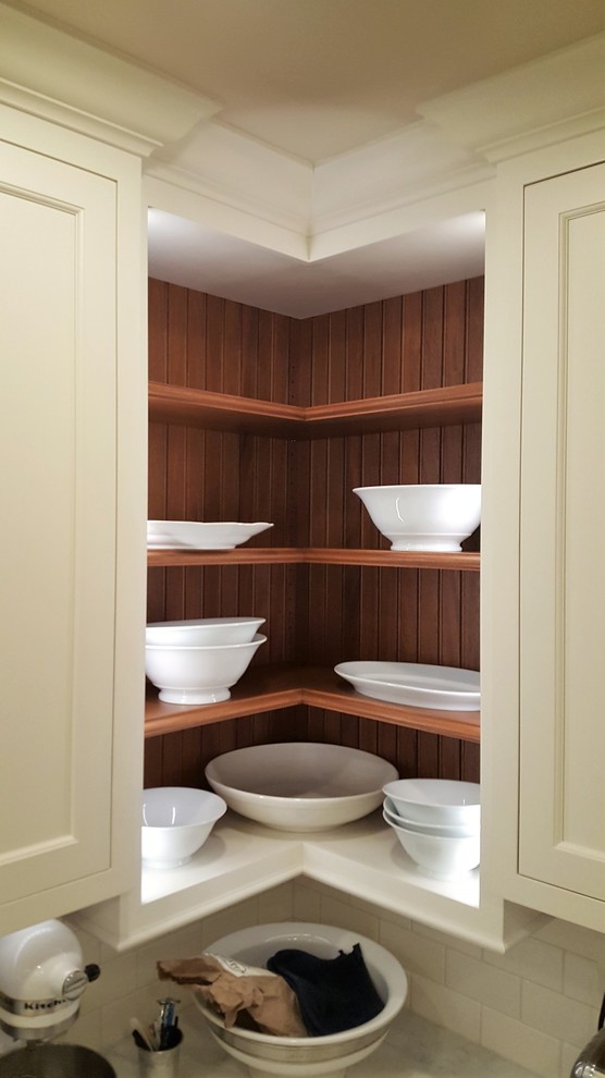 Inset open corner with lighting to display service pieces ...