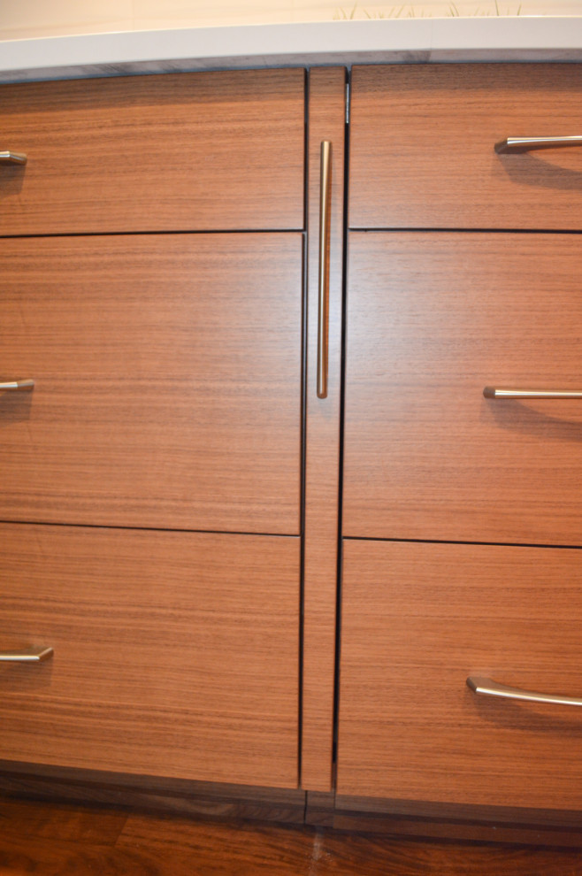 Integrated cabinet step stool - closed - Midcentury - Kitchen ...