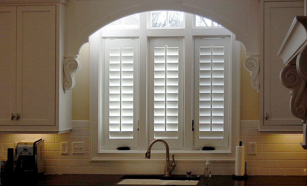 Interior shutters with 3 1/4" louvers - Farmhouse - Kitchen - St Louis ...