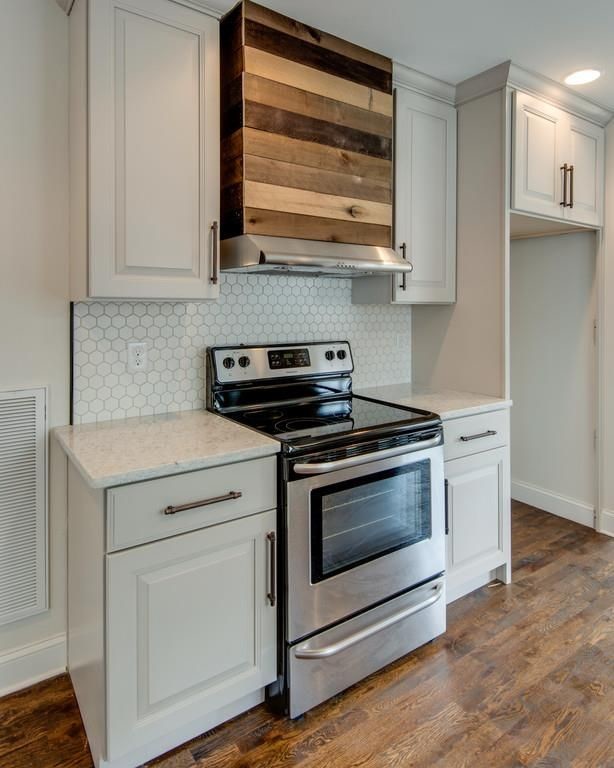 Italian Waves Quartz - Transitional - Kitchen - Nashville - by ...