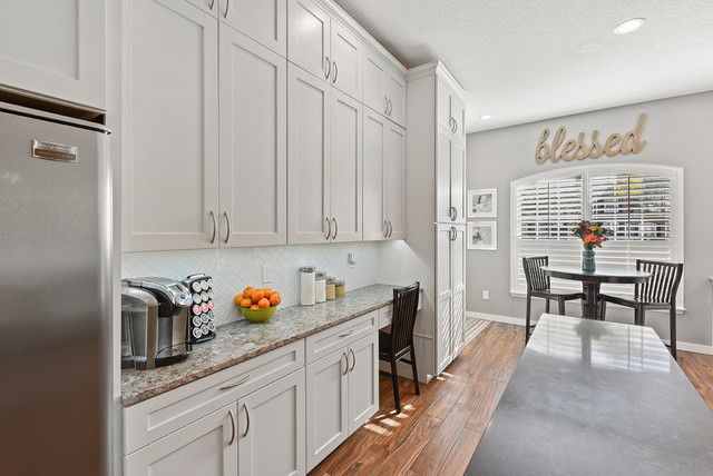 Ivy Lakes - Contemporary - Kitchen - Jacksonville - by Greystone ...