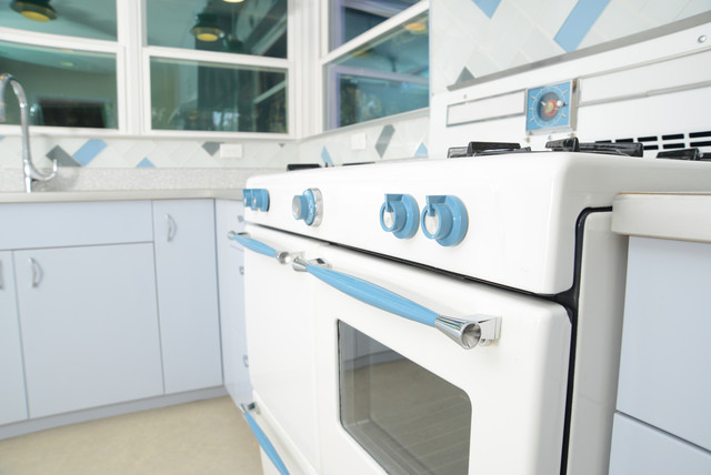 Jetson's Retro Vintage Kitchen - Midcentury - Kitchen - Miami - by ...