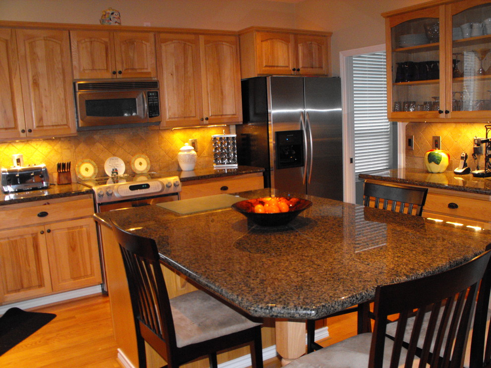 Julie's Kitchen - Classique - Cuisine - Portland - par Classique Marble ...