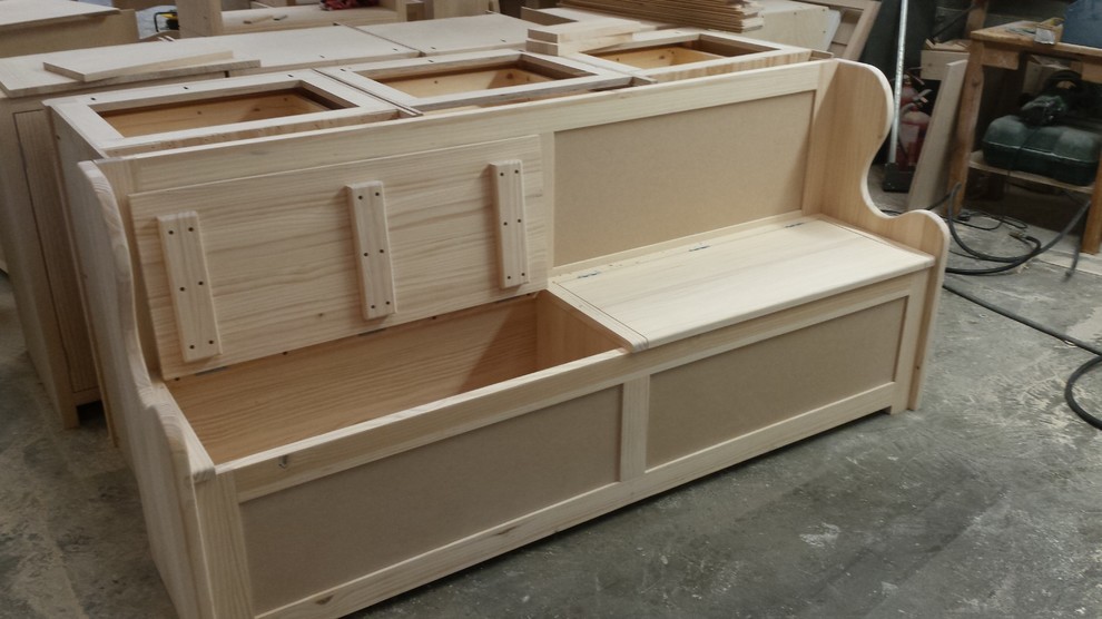 Kate's kitchen island with integrated monk bench - Traditional ...