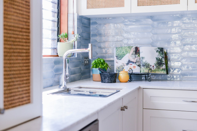 Costal kitchen with blue tile splashback - Beach Style - Kitchen ...