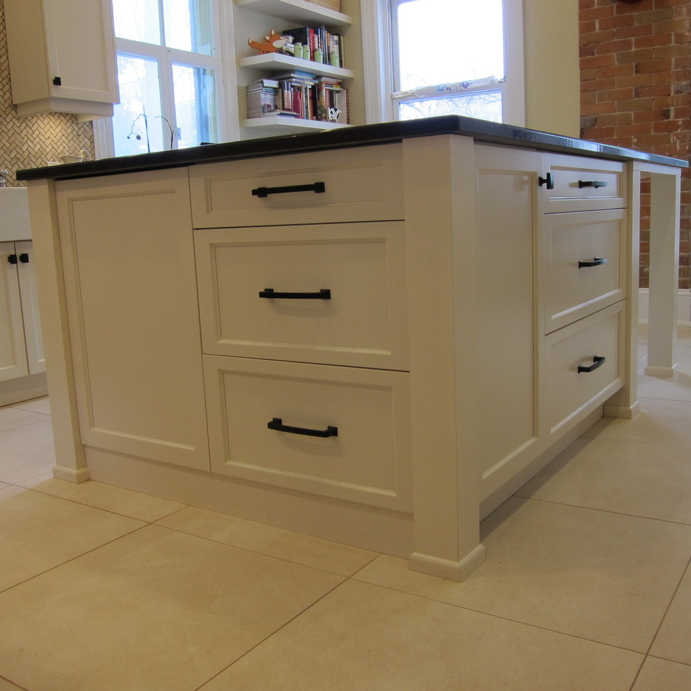 King Edward - Traditional - Kitchen - Ottawa - by DH Designs | Houzz