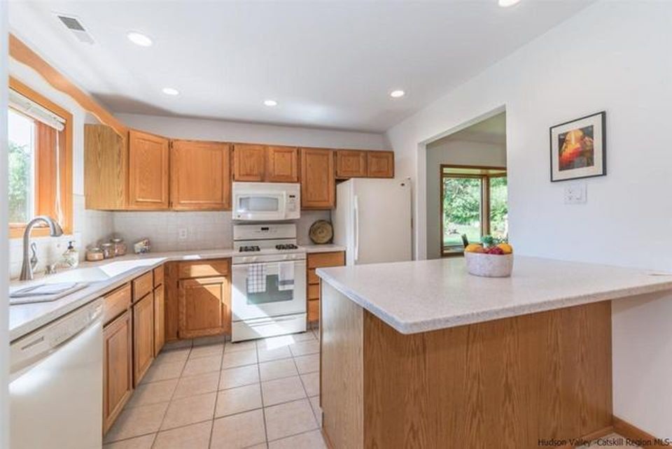Kingston Townhouse Staging - Traditional - Kitchen - New York - by User ...