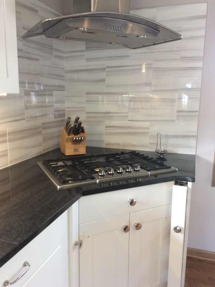 kitchen Corner Range - Traditional - Kitchen - Chicago - by Sheri's ...