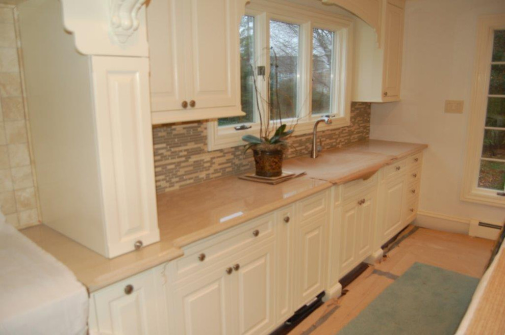 Kitchen Counter and Back Splash using glass tile - Traditional ...