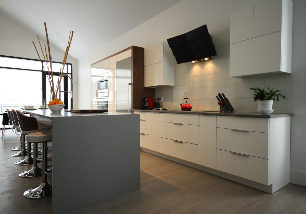 Kitchen Design & Remodel: Keyrock, Kanata - Modern - Kitchen - Ottawa ...