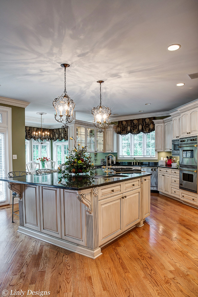 Kitchen Face Lift - Traditional - Kitchen - Chicago - by Linly Designs ...