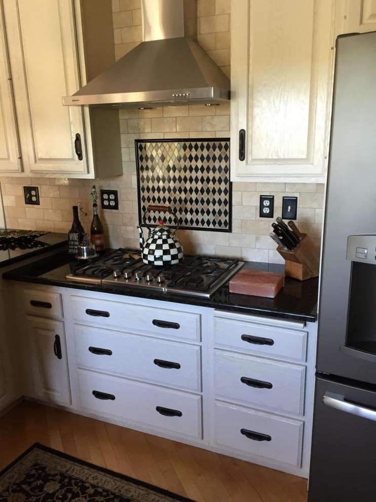 Kitchen Floor Tile & Tile Backsplashes - Traditional - Kitchen ...