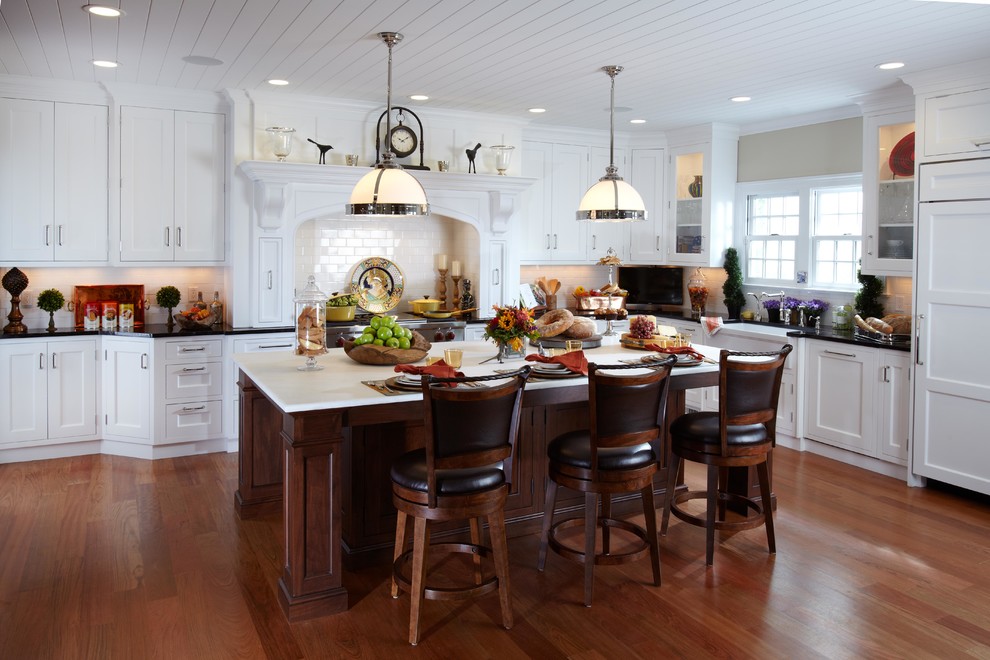 Kitchen Gallery - Traditional - Kitchen - New York - by Kitchen Designs ...