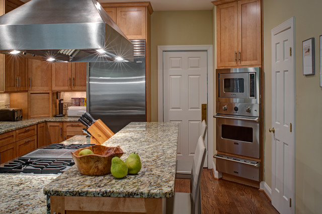 Kitchen in Virginia - Traditional - Kitchen - DC Metro - by Case Design ...