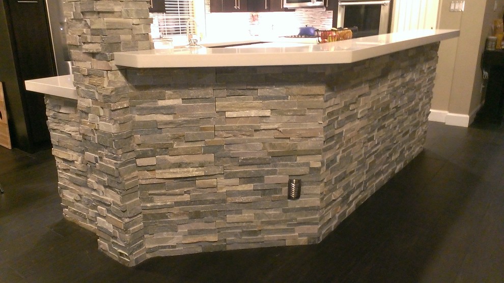 KITCHEN - Peninsula Wall and Column - Facade / Stacked Stone ...
