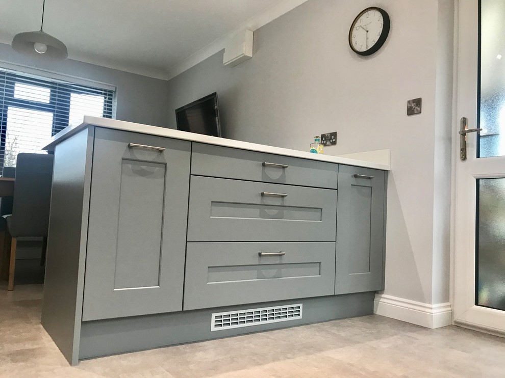 Kitchen peninsular - Contemporary - Kitchen - Buckinghamshire - by Lima ...