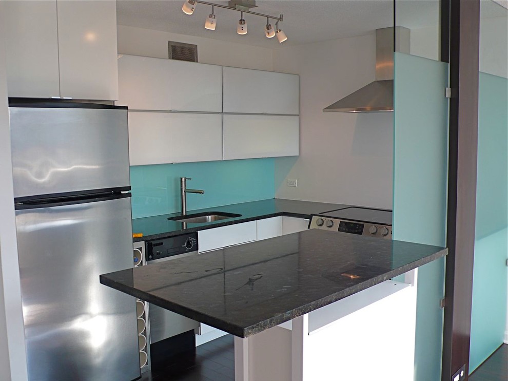 Kitchen Rehab in SMALL Studio Condo - Contemporary - Kitchen - Chicago ...