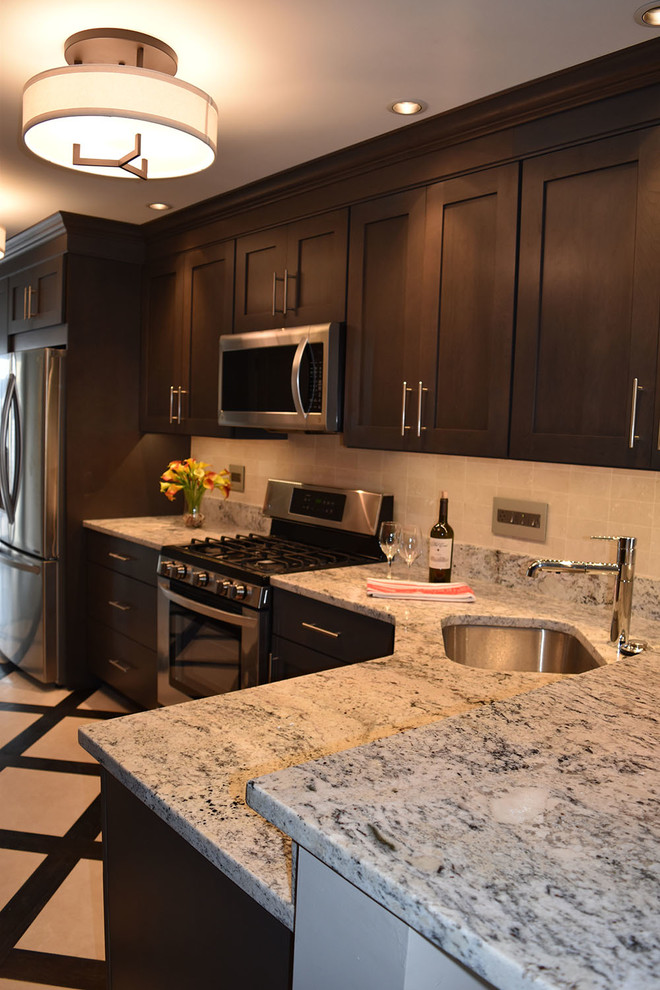 Kitchen Remodel - Espresso Cabinets - Minimalistisch - Küche ...