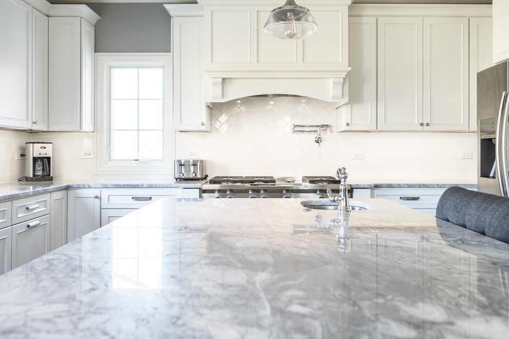 Kitchen Remodel Quartz Countertop - Kitchen - Chicago - by Hogan Design ...