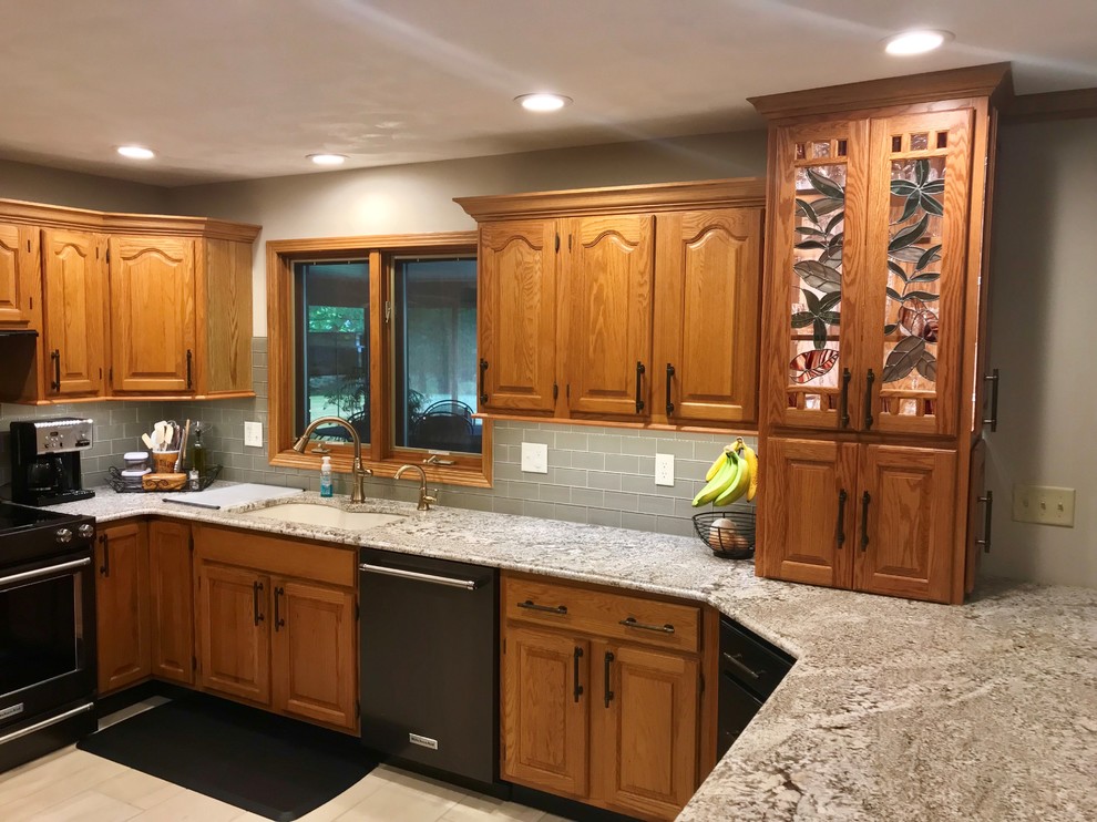 Kitchen Remodel/Updates White Sand Granite Koch Painted Oak Cabinets ...