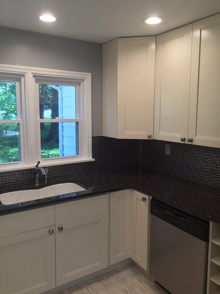 Kitchen Remodel - Vanilla Shaker Kitchen Cabinets - Modern - Kitchen ...