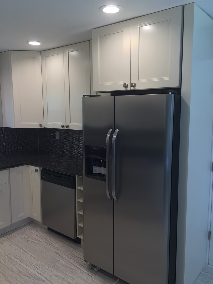 Kitchen Remodel - Vanilla Shaker Kitchen Cabinets - Modern - Kitchen ...