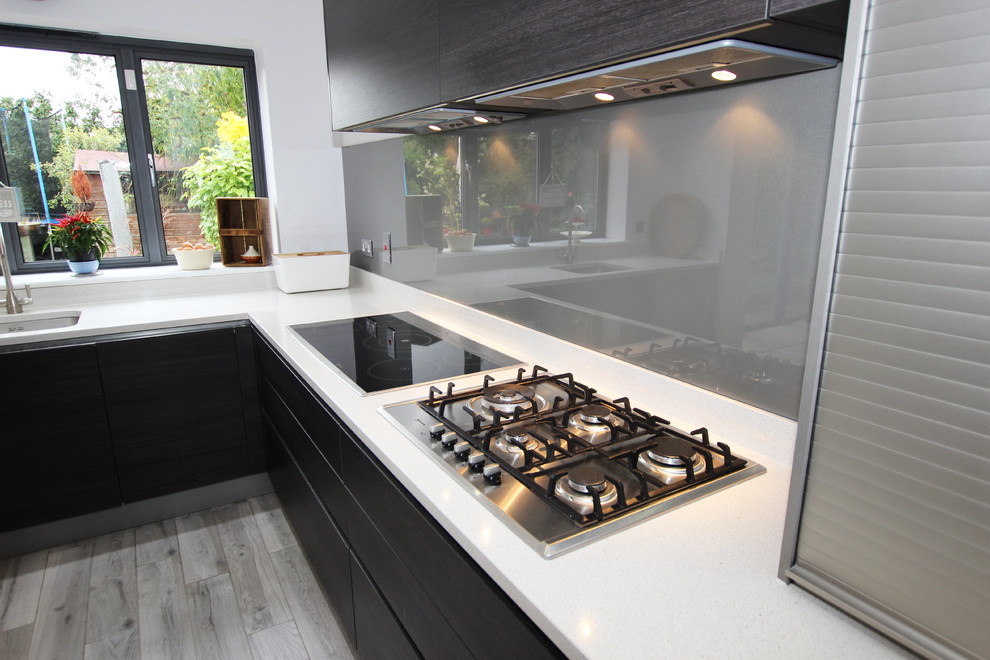 Kitchen Splashback with Quartz upstand - Modern - Kitchen - London - by ...