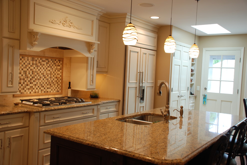 Kitchen to Rear Entry - Traditional - Kitchen - Chicago - by Great ...