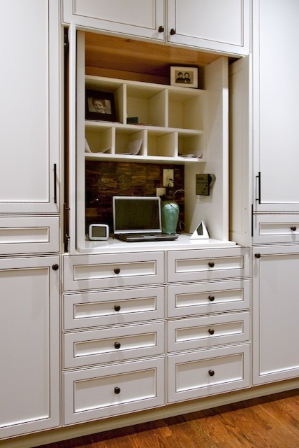 8 Kitchen Desk and Nook Designs to Keep Your Family Organized