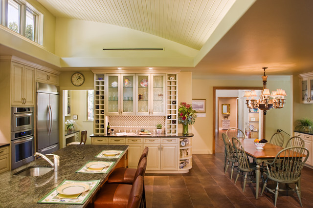 Kitchen with Clerestory Windows - Klassisch - Küche - Austin - von CG&S ...