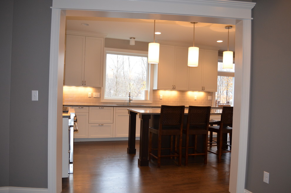 Kitchen With Large Center Island and Separate Cooking Area - Modern ...