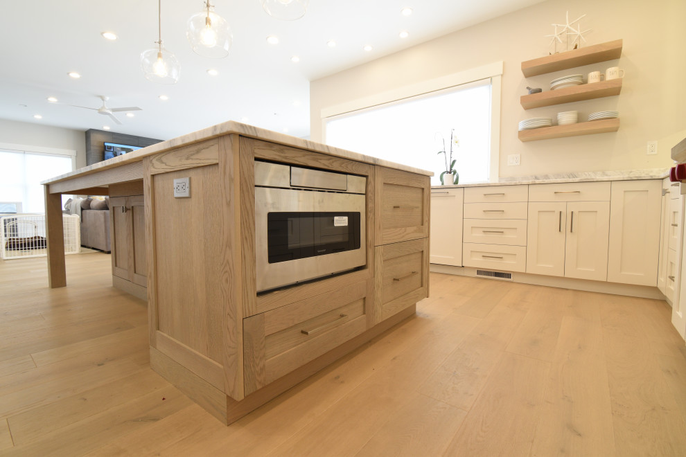 Kitchen with White Oak Island - Beach Style - Kitchen - Bridgeport - by ...