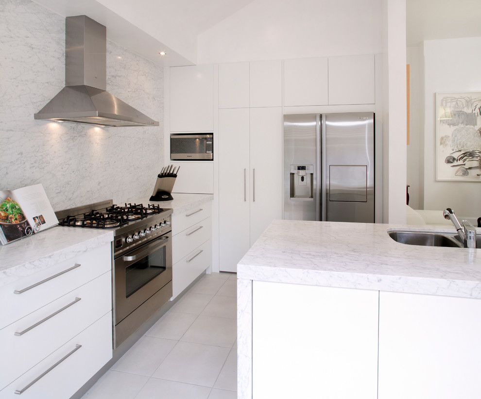 Kitchens to Compliment Natural Lighting - Kitchen - Sydney - by Attard ...