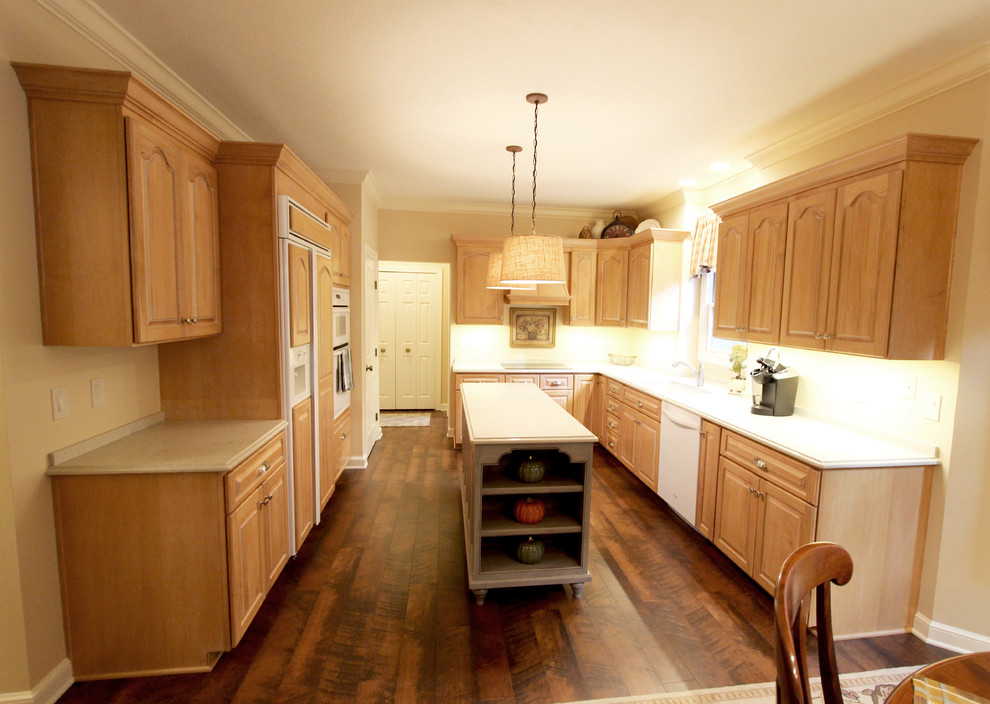 Knotty Alder Peppercorn Island with Taj Royal Quartz Countertop ...