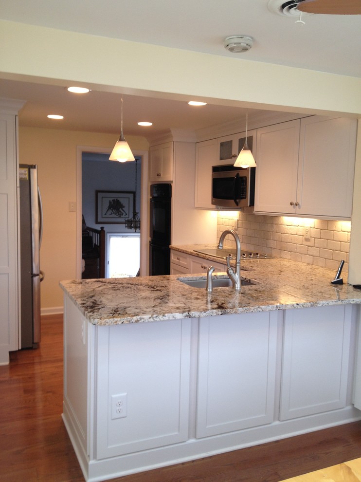 Kraftmaid-Deveron-Dove White w/Sensa Caroline Summer Granite ...
