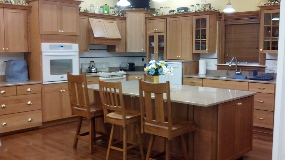 Kraftmaid Mission Quartersawn Oak - Kitchen - Columbus - by Jenna Cook ...