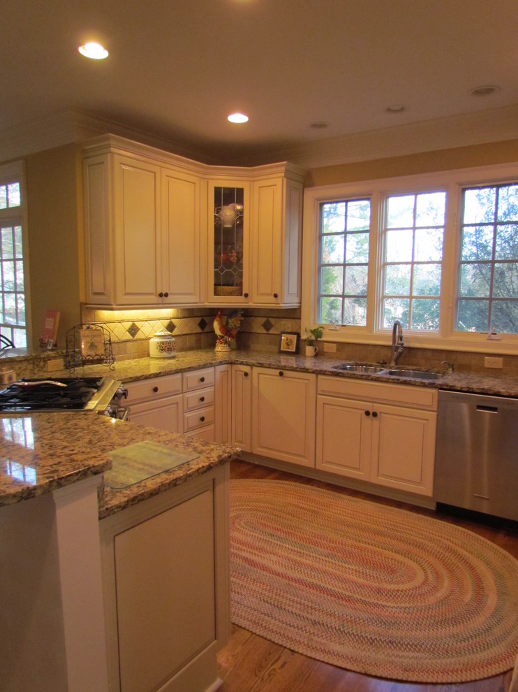 Kraftmaid Montclair Canvas w/Cocoa - Kocourek - Traditional - Kitchen ...